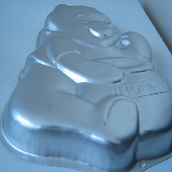 Wilton | Kitchen | Wilton Disney Winnie The Pooh And Hunny Pot Cake Pan ...